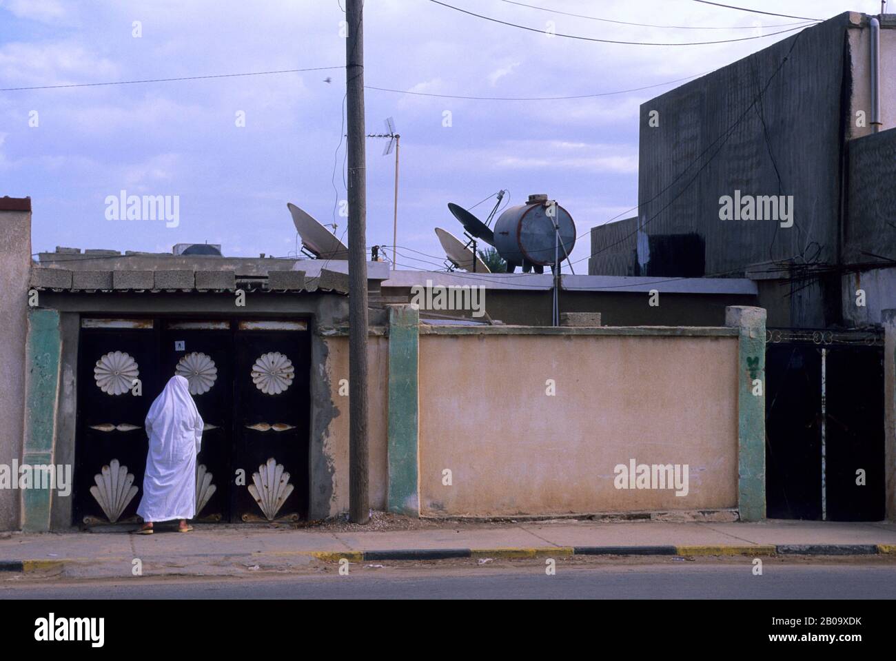 LIBYA, NEAR TRIPOLI, AL KHUMS, STREET SCENE, WOMAN Stock Photo - Alamy