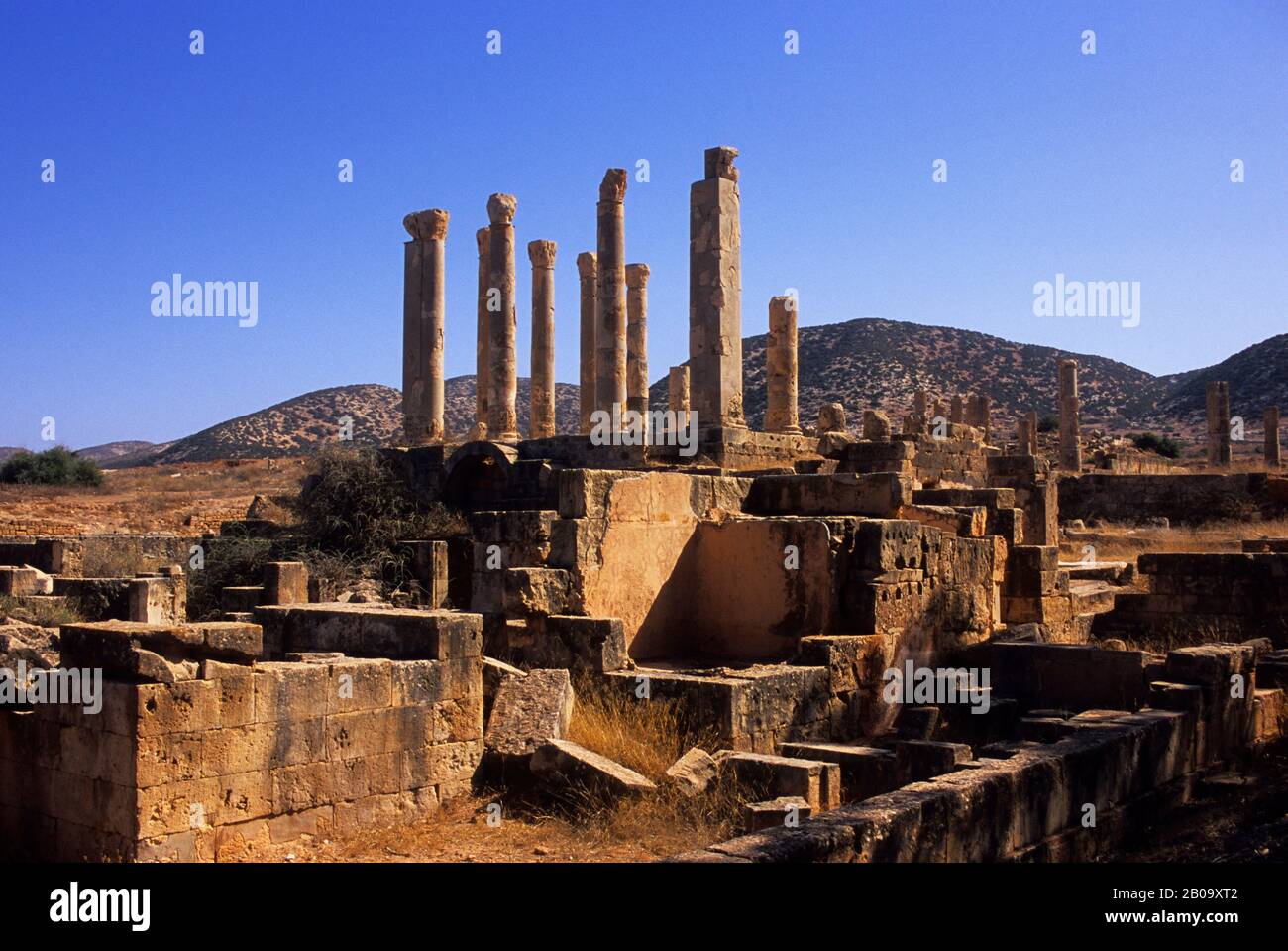 Colonaded palace hi-res stock photography and images - Alamy