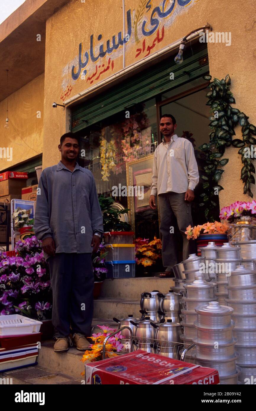 Libya libyan men hi-res stock photography and images - Alamy