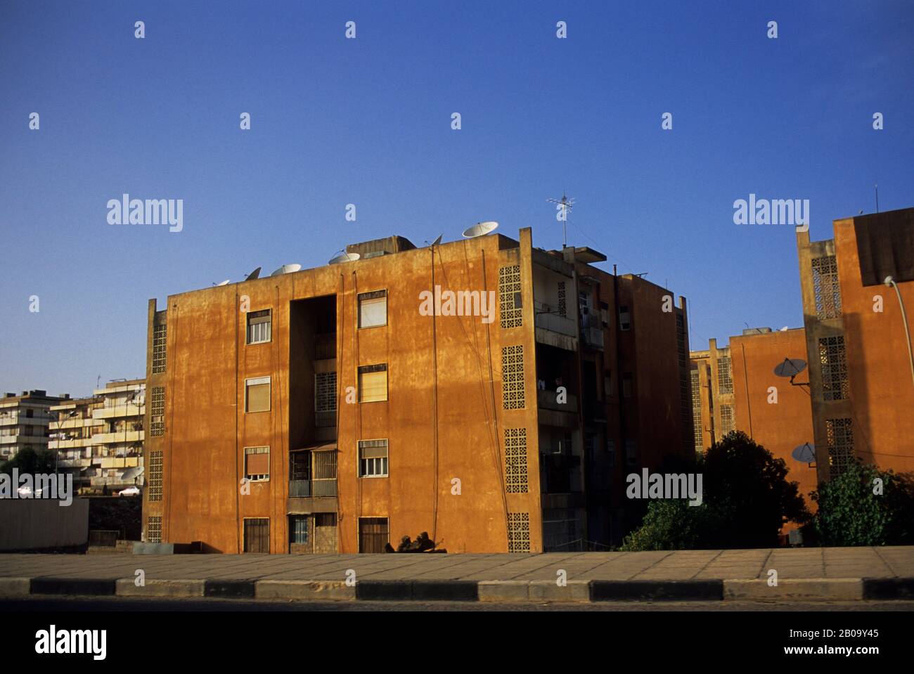 LIBYA, NEAR BENGHAZI, AL BAYDA, APARTMENT BUILDINGS Stock Photo - Alamy