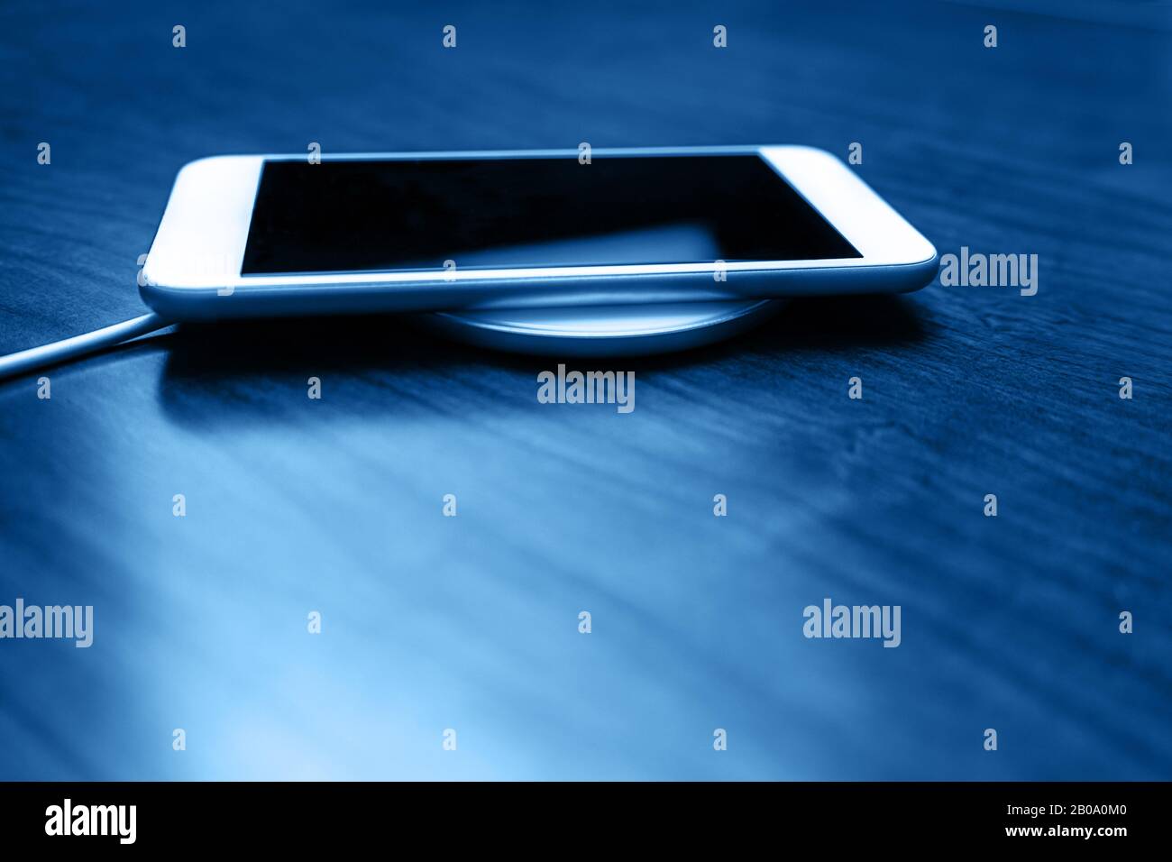 Wirelessly technology hi-res stock photography and images - Alamy