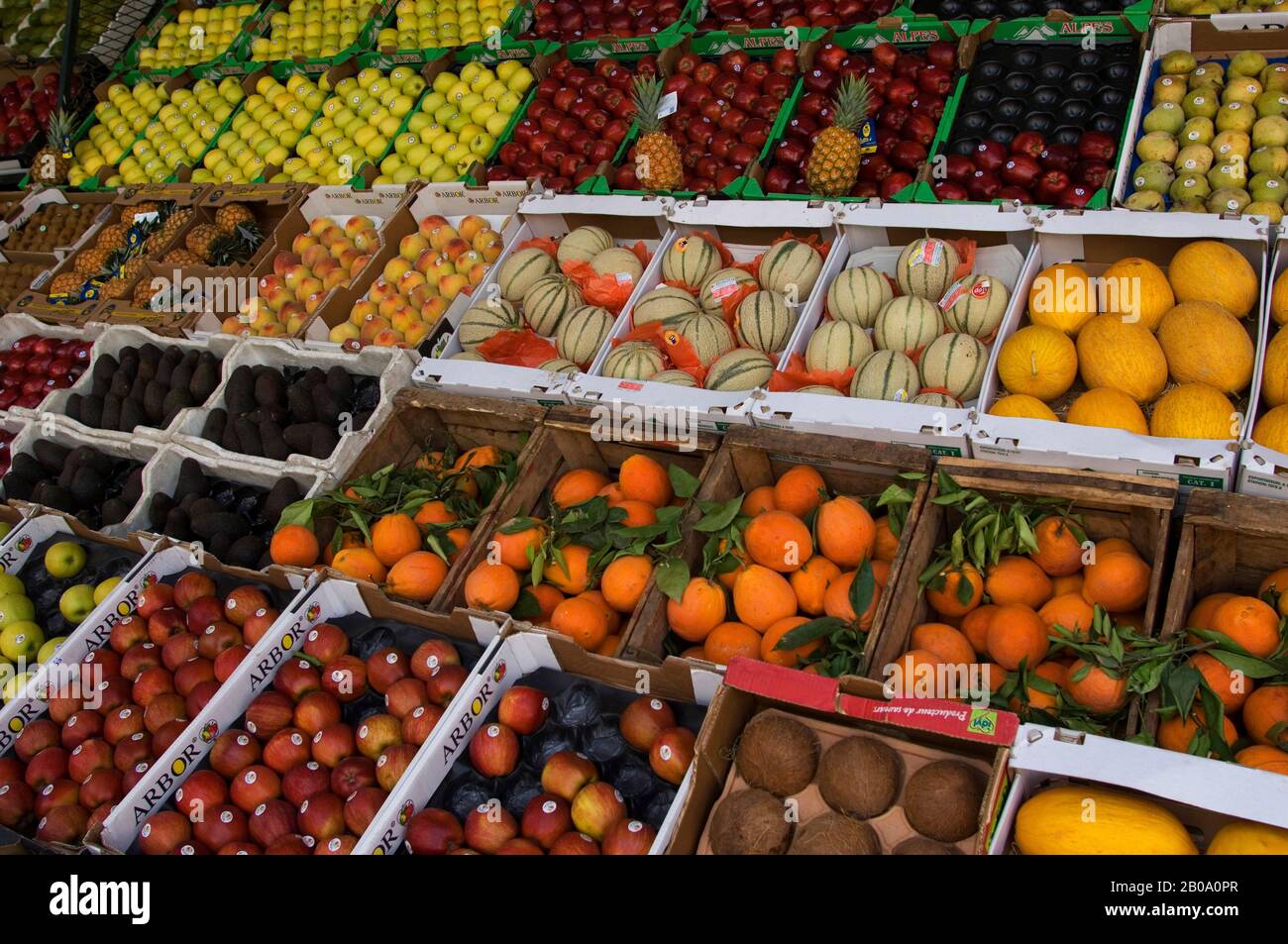 Produce stand central market hi-res stock photography and images - Alamy