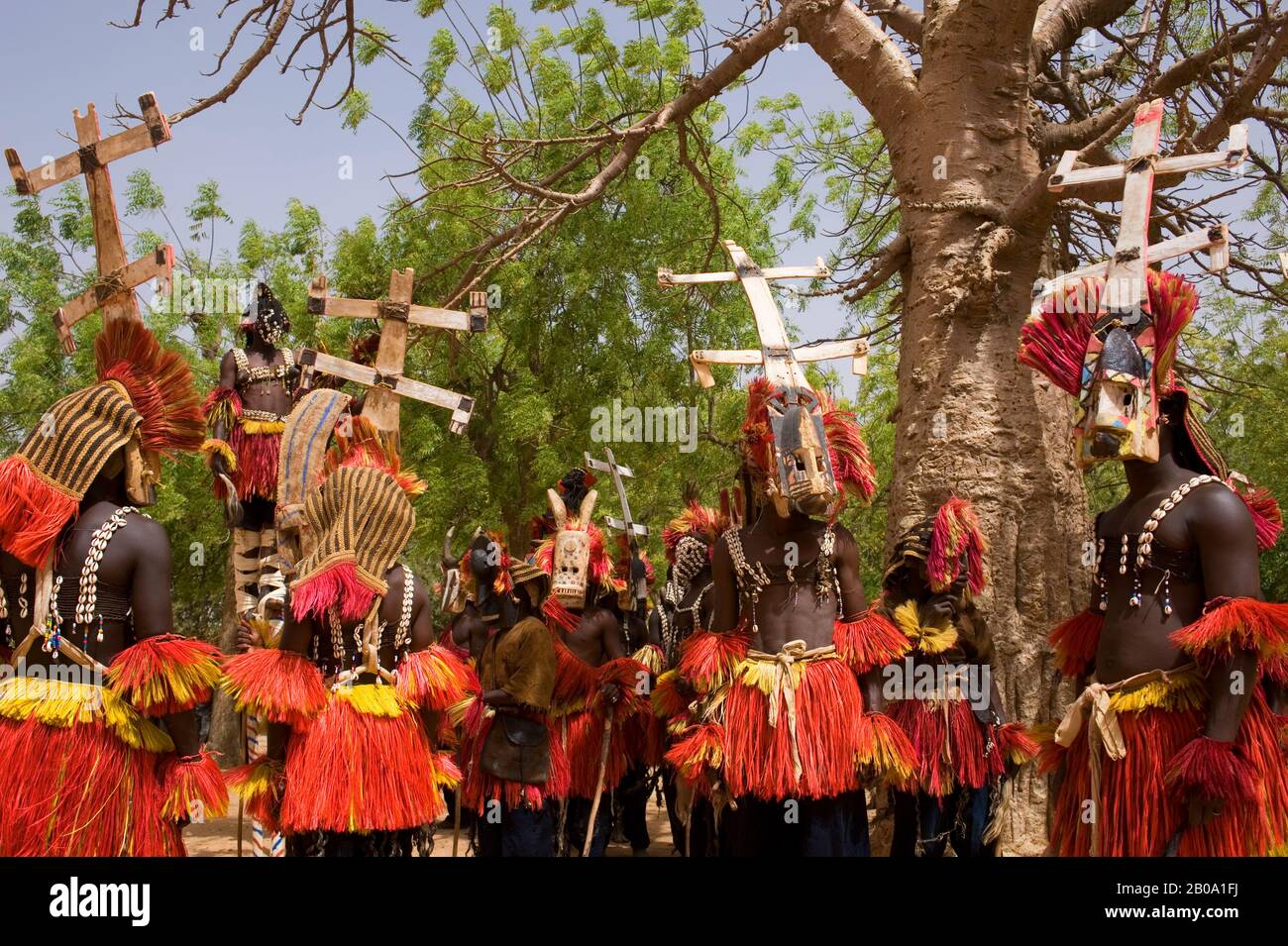 WEST AFRICA, MALI, DOGON COUNTRY, SANGHA VILLAGE, DOGON DANCES Stock ...