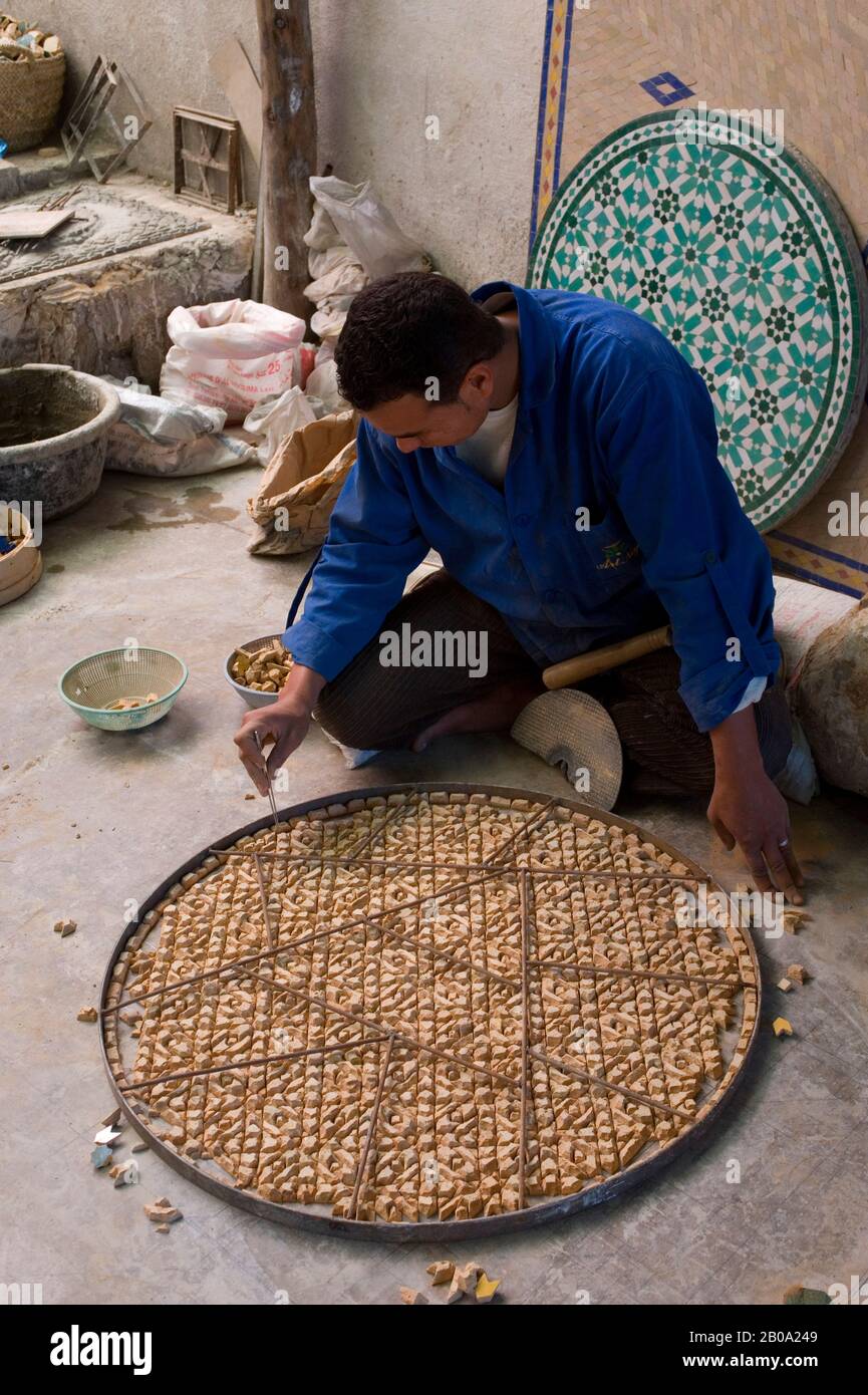 MOROCCO, FEZ, POTTERY DISTRICT, PEOPLE MAKING POTTERY AND CERAMICS ...