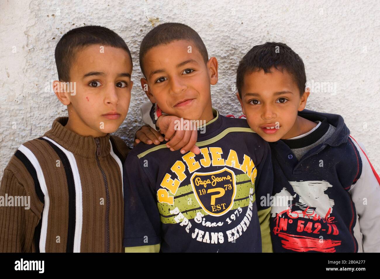 Morocco boy fez fes hi-res stock photography and images - Alamy