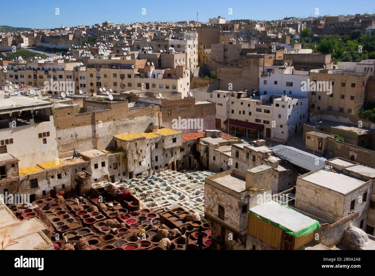 MOROCCO, FEZ, MEDINA (OLD TOWN), OVERVIEW OF TANNERIES Stock Photo - Alamy
