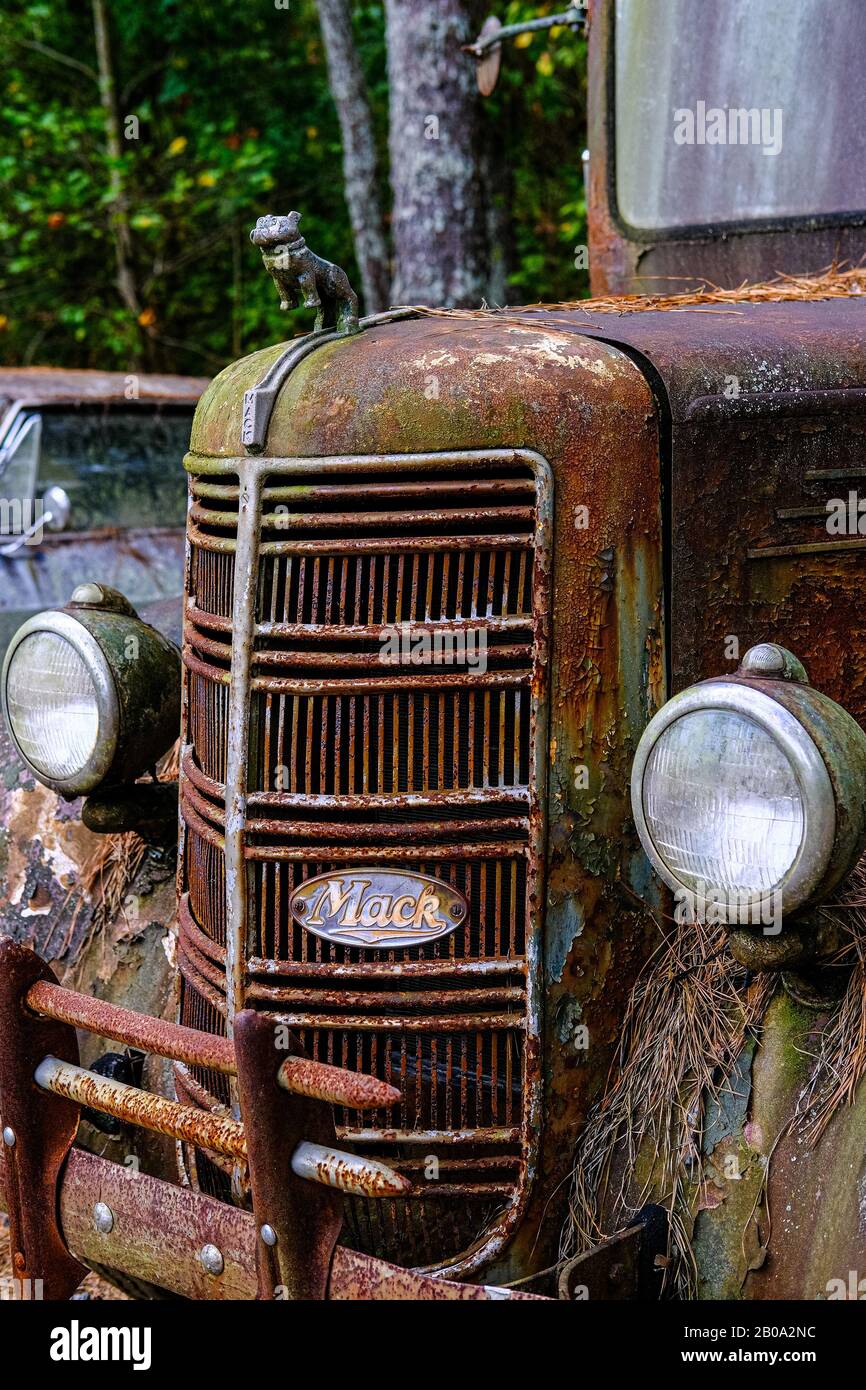 Grill of Old Mack Truck Stock Photo - Alamy