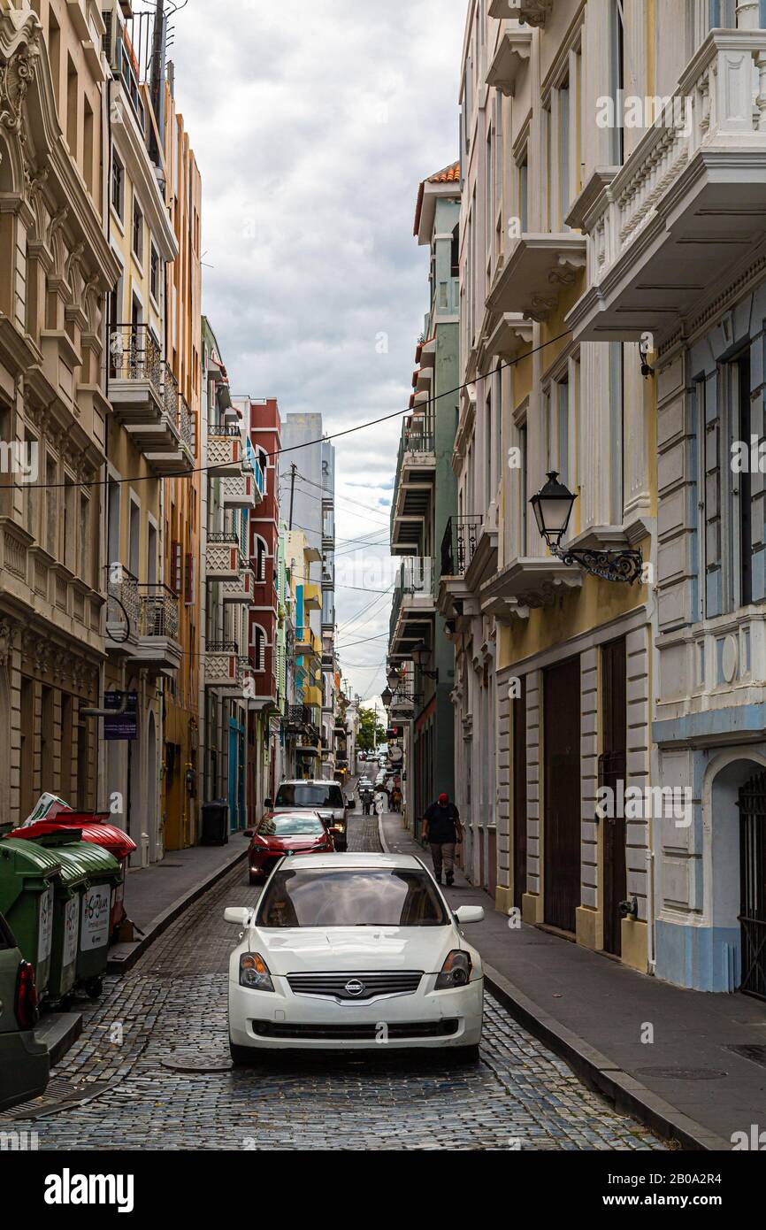 Colorful buildings narrow street hi-res stock photography and images ...