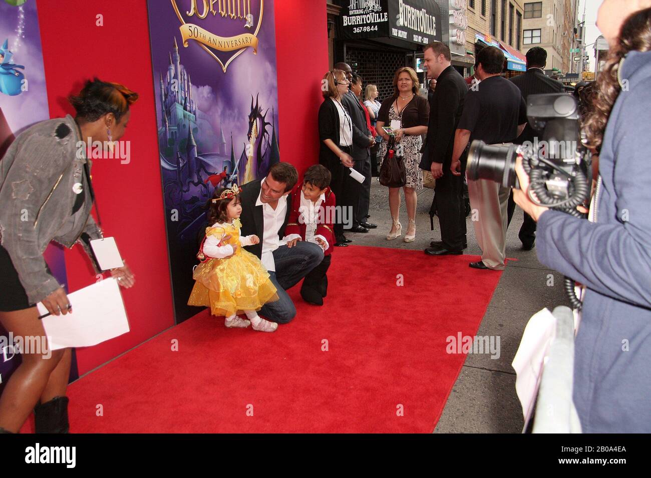 Cameron mathison and children hi-res stock photography and images - Alamy
