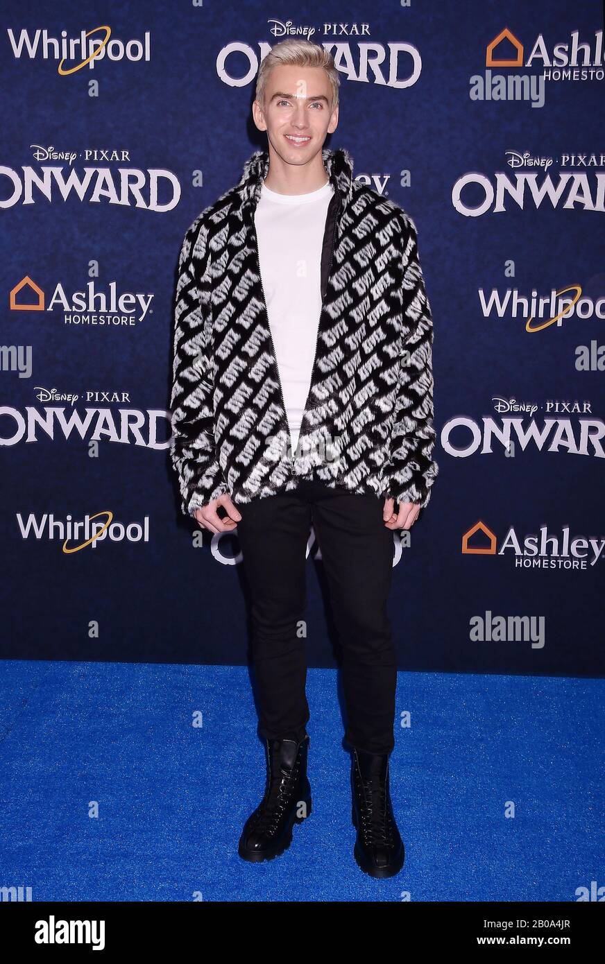 HOLLYWOOD, CA - FEBRUARY 18: Stephen Sharer attends the Premiere Of ...