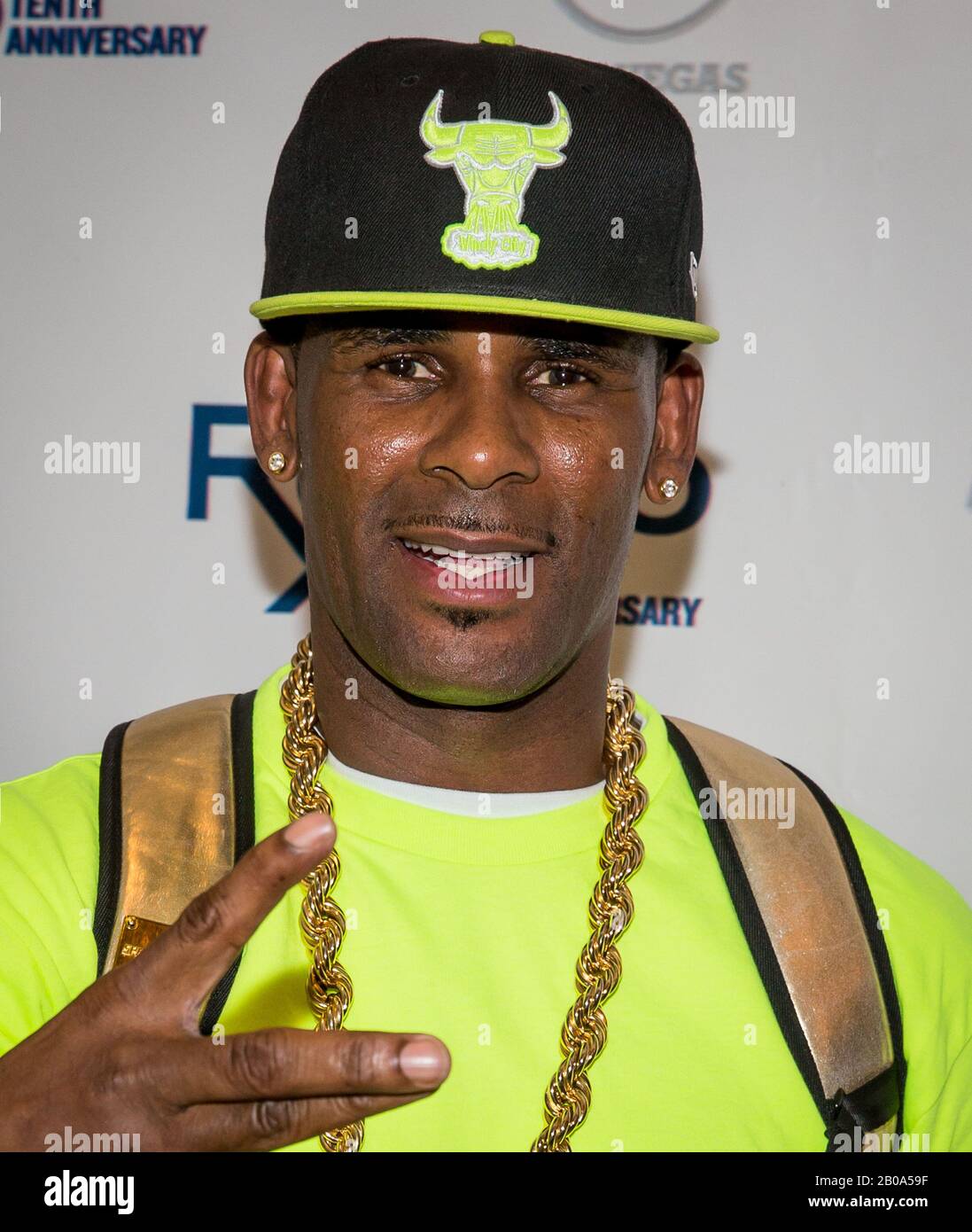 LAS VEGAS, NV - September 23 : R. Kelly performs at Rehab Pool Party at ...