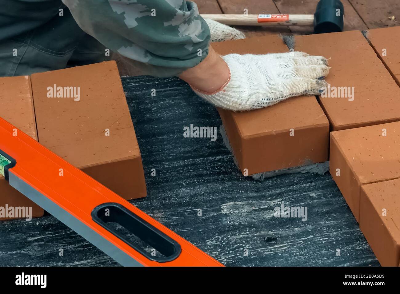 Bricklaying skill hi-res stock photography and images - Alamy