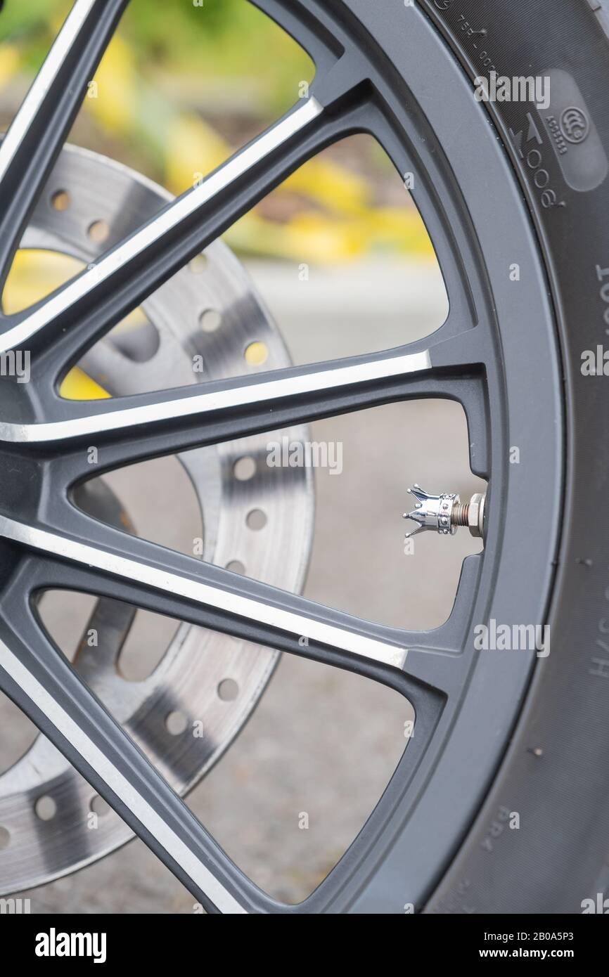 Wheel centre cap hi-res stock photography and images - Alamy