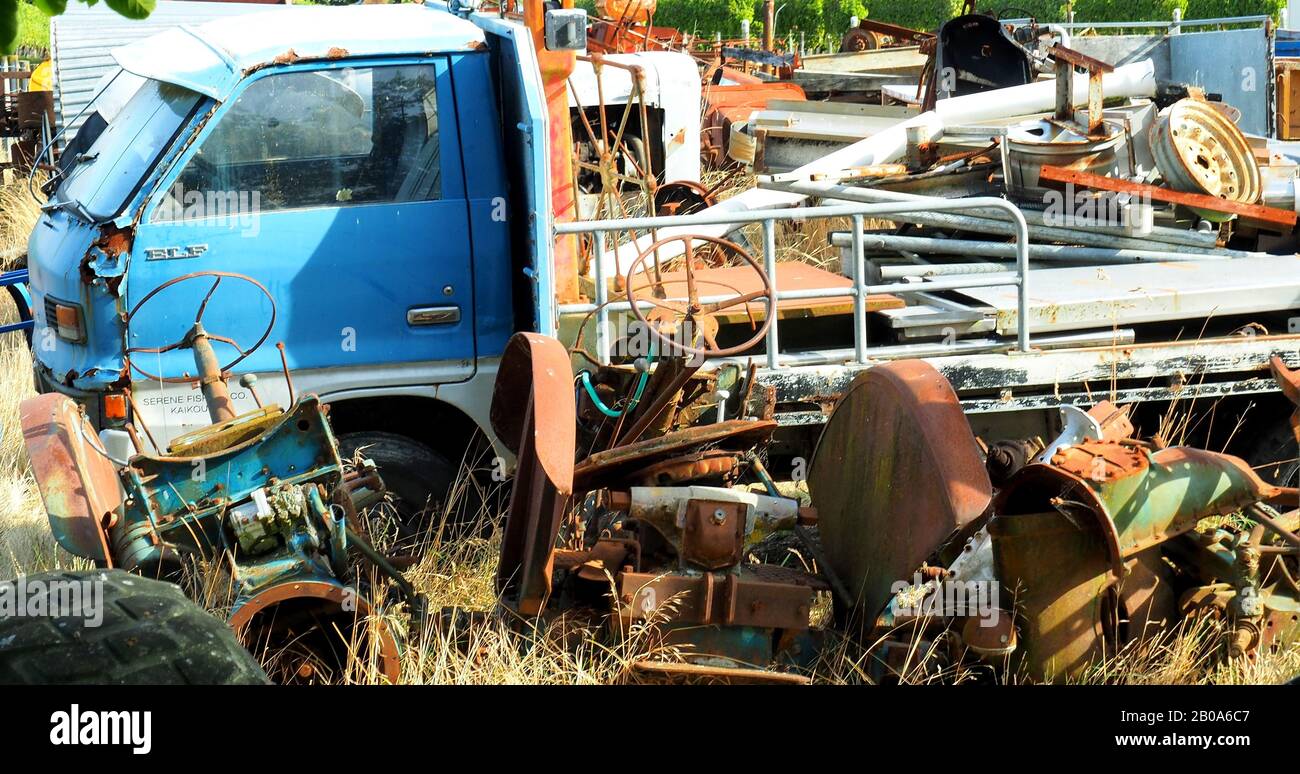 Isuzu elf truck hi-res stock photography and images - Alamy