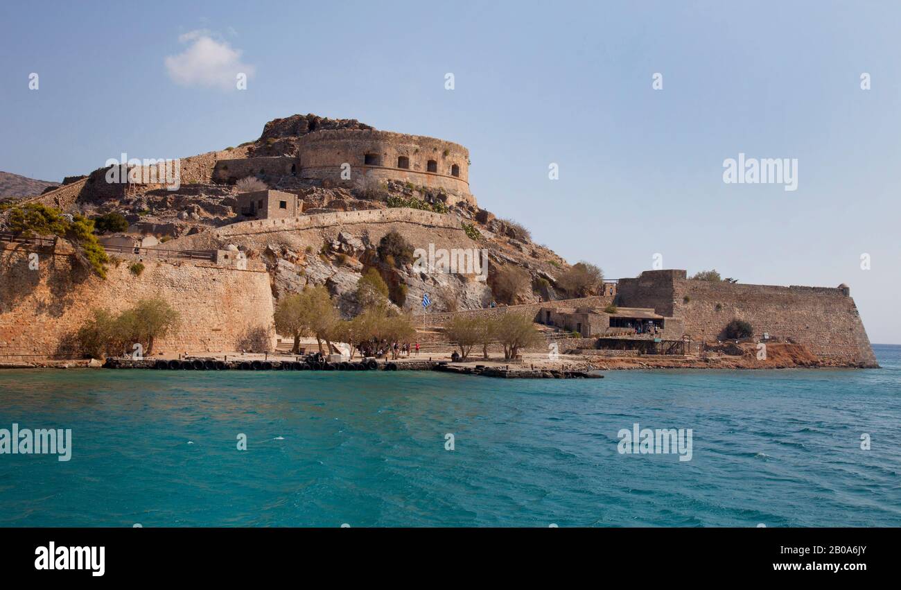 The fort on the island of Spinalonga ( also known as Kalydon ) in North ...