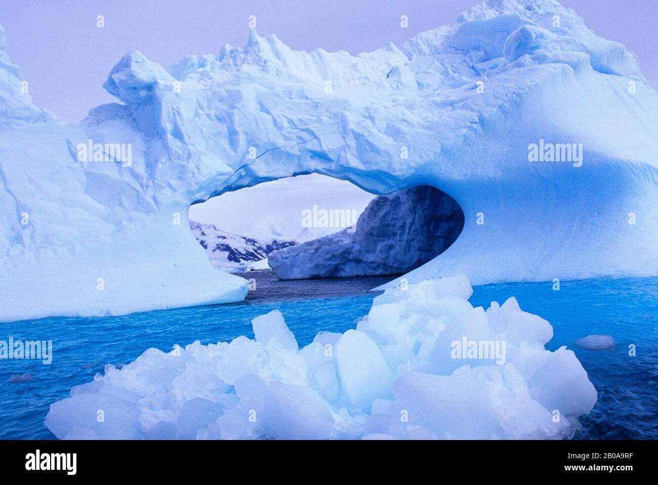Iceberg with arch hi-res stock photography and images - Alamy