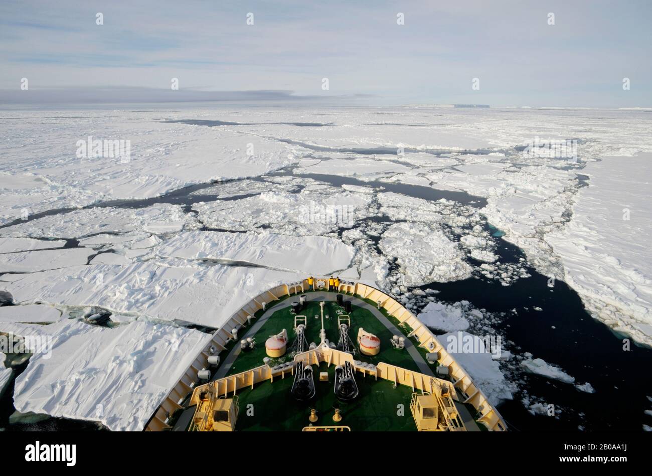 ANTARCTICA, WEDDELL SEA, ICEBREAKER KAPITAN KHLEBNIKOV GOING THROUGH ...