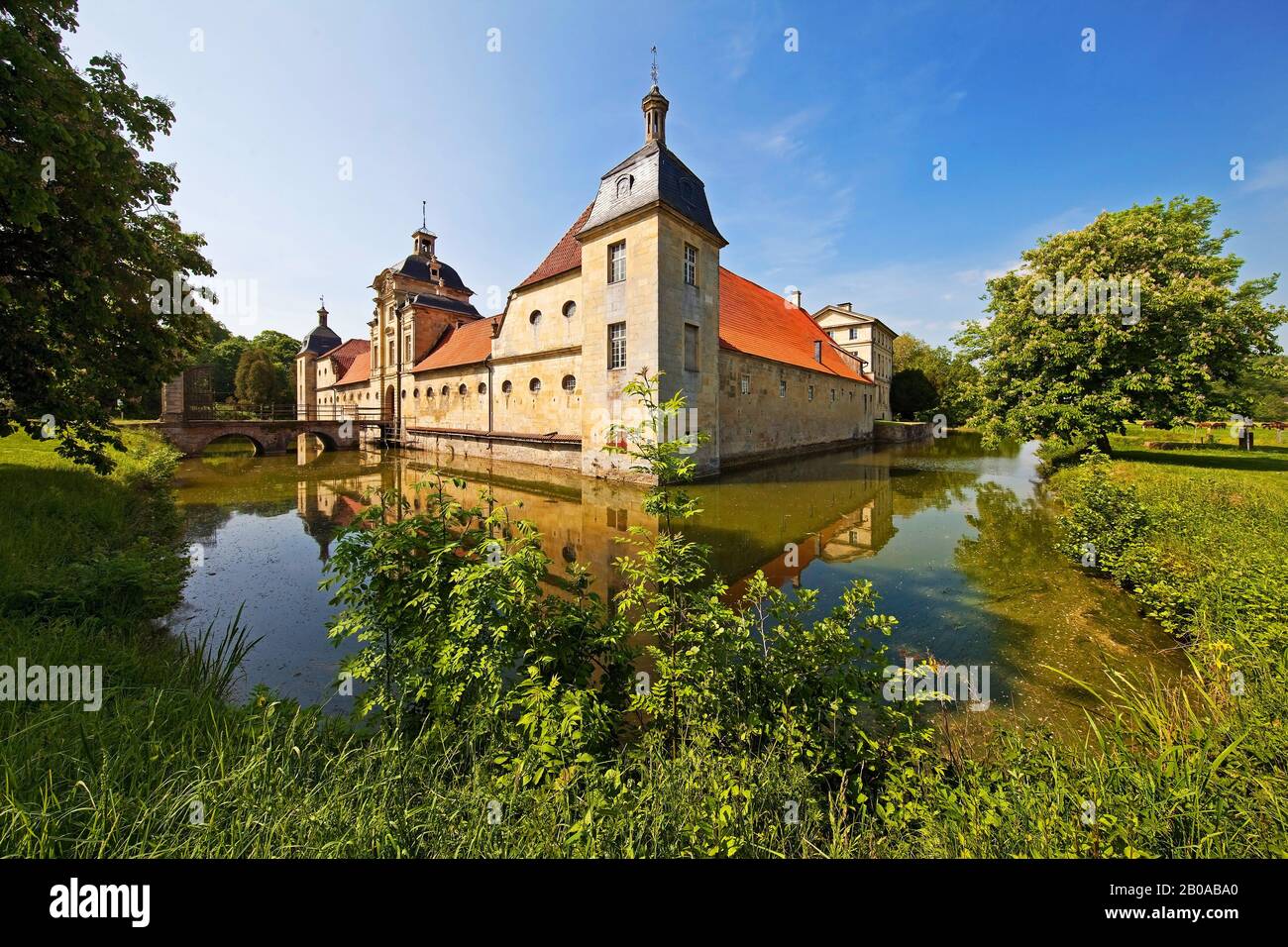 Castles hi-res stock photography and images - Alamy
