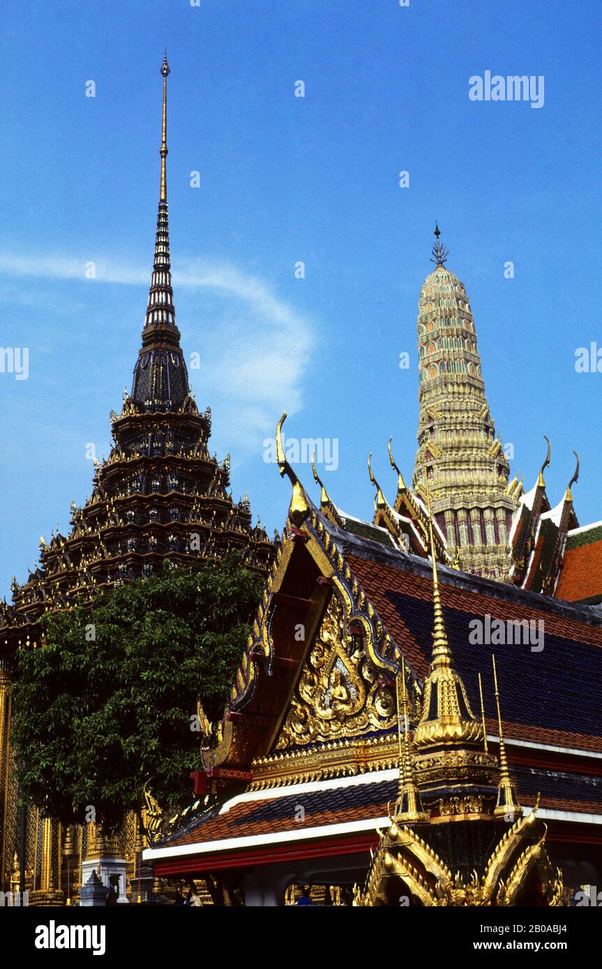 THAILAND, BANGKOK, GRAND PALACE, LIBRARY AND PANTHEON Stock Photo - Alamy