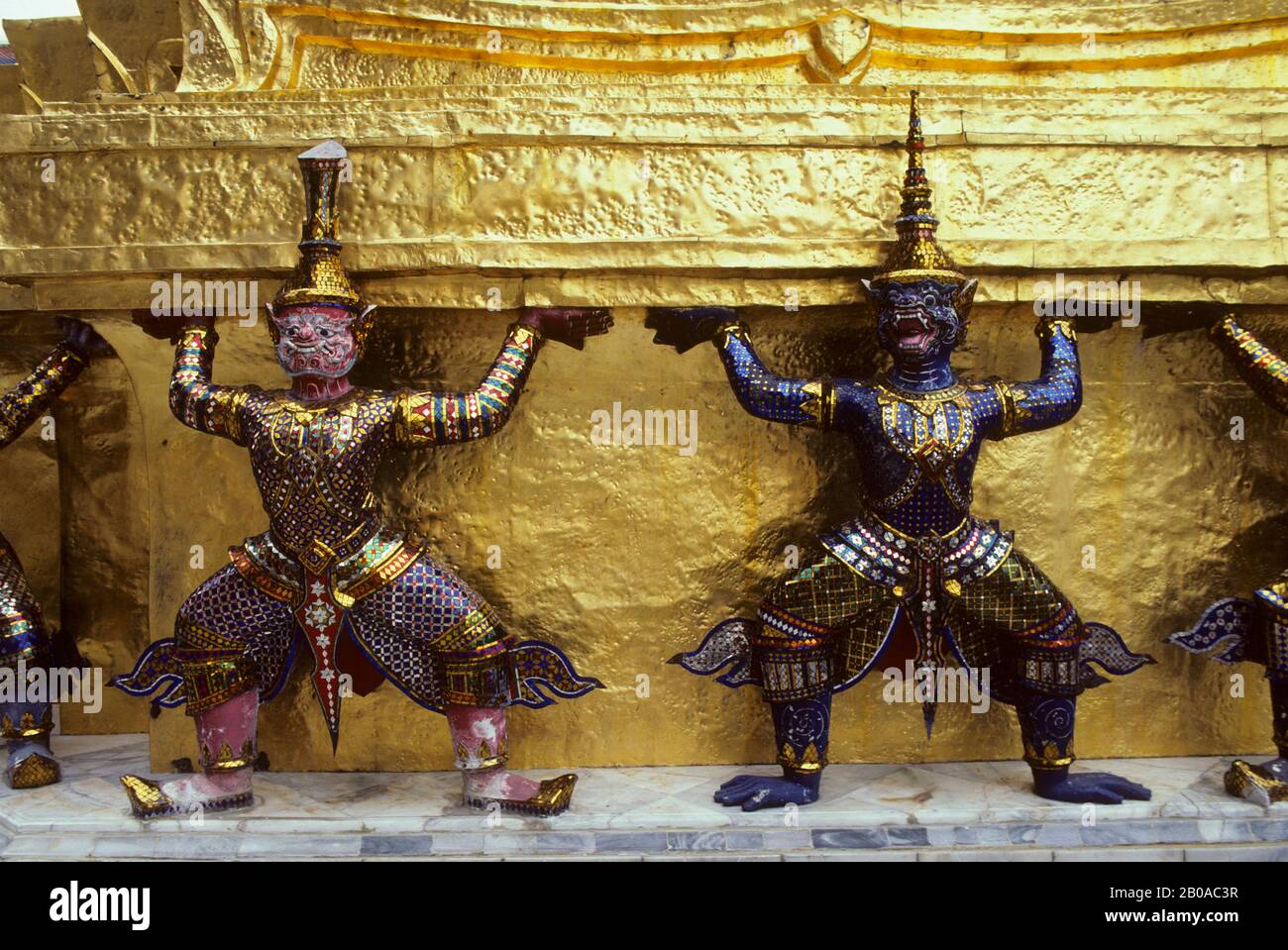 Grand palace guard statue hi-res stock photography and images - Alamy