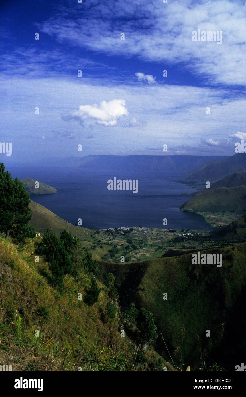 Beautiful scenery of lake toba hi-res stock photography and images - Alamy