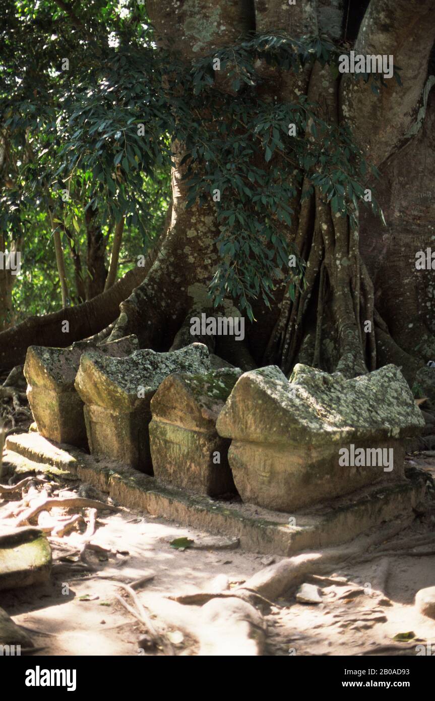 ASIA, INDONESIA, SUMATRA, LAKE TOBA, SAMOSIR ISLAND, TOMOK, TOMBS WITH ...