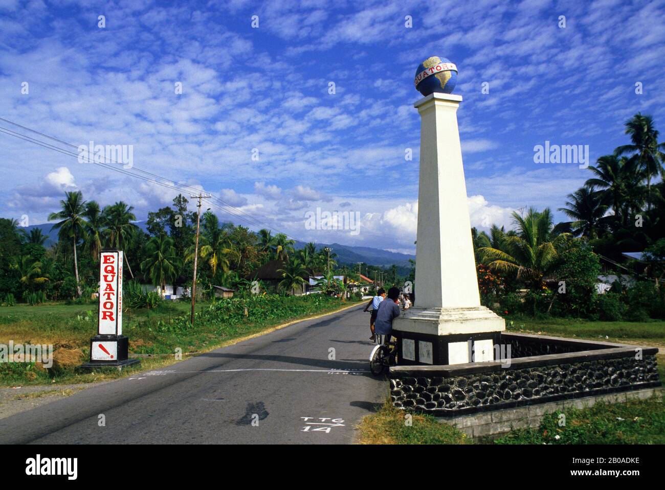 ASIA, INDONESIA, SUMATRA, LINE MARKING EQUATOR Stock Photo - Alamy