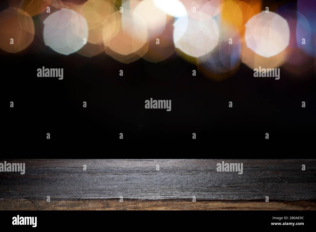 Over table display bar hi-res stock photography and images - Alamy