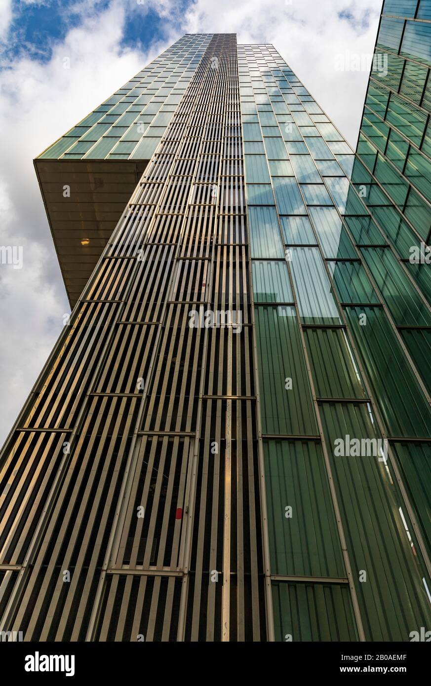 Lines of windows hi-res stock photography and images - Alamy