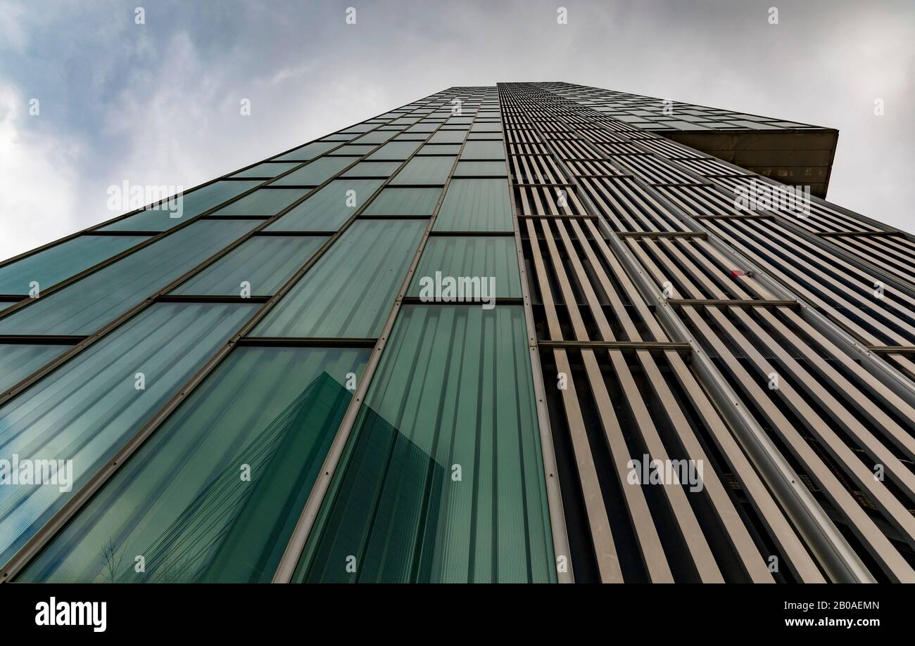 Abstract sky and downtown windows hi-res stock photography and images ...