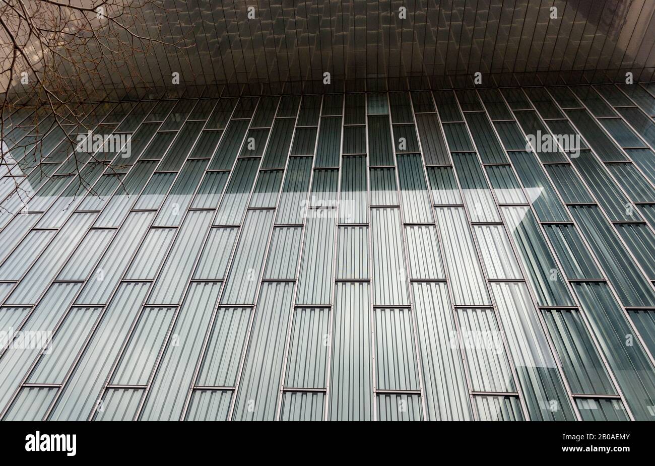 Lines of windows hi-res stock photography and images - Alamy