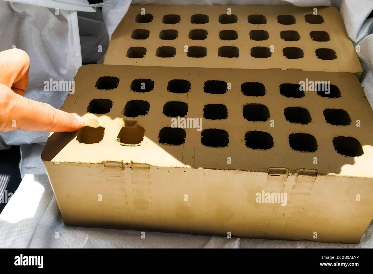 Unburnt bricks hi-res stock photography and images - Alamy