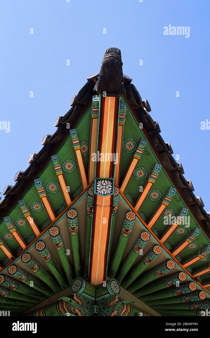 ASIA, KOREA, SEOUL, CH'ANGGYONGGUNG PALACE, ROOF DETAIL Stock Photo - Alamy
