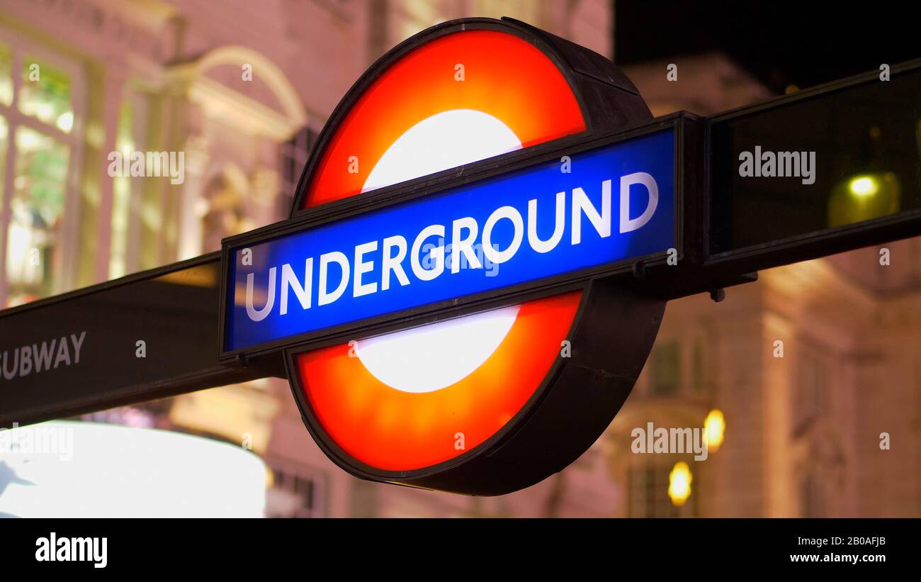 London Underground sign close-up view - LONDON, ENGLAND - DECEMBER 10 ...