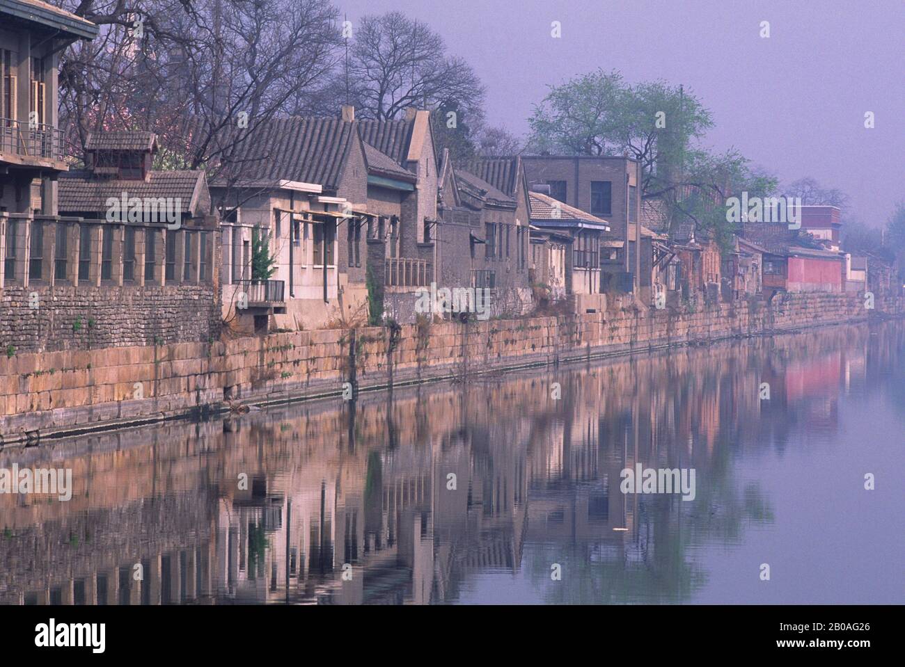 Moat houses hi-res stock photography and images - Alamy