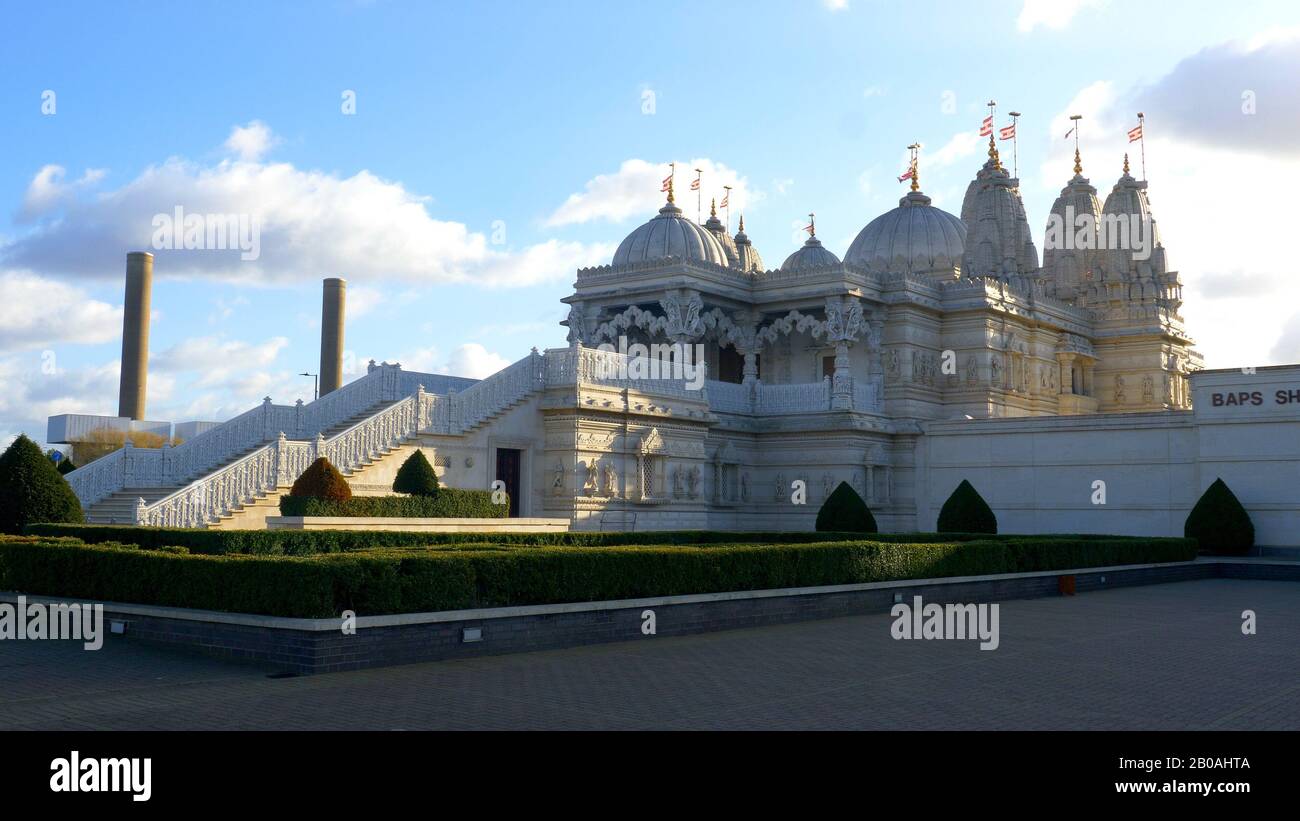 impressive Indian Temple called BAPS Shri Swaminarayan Mandir in London ...