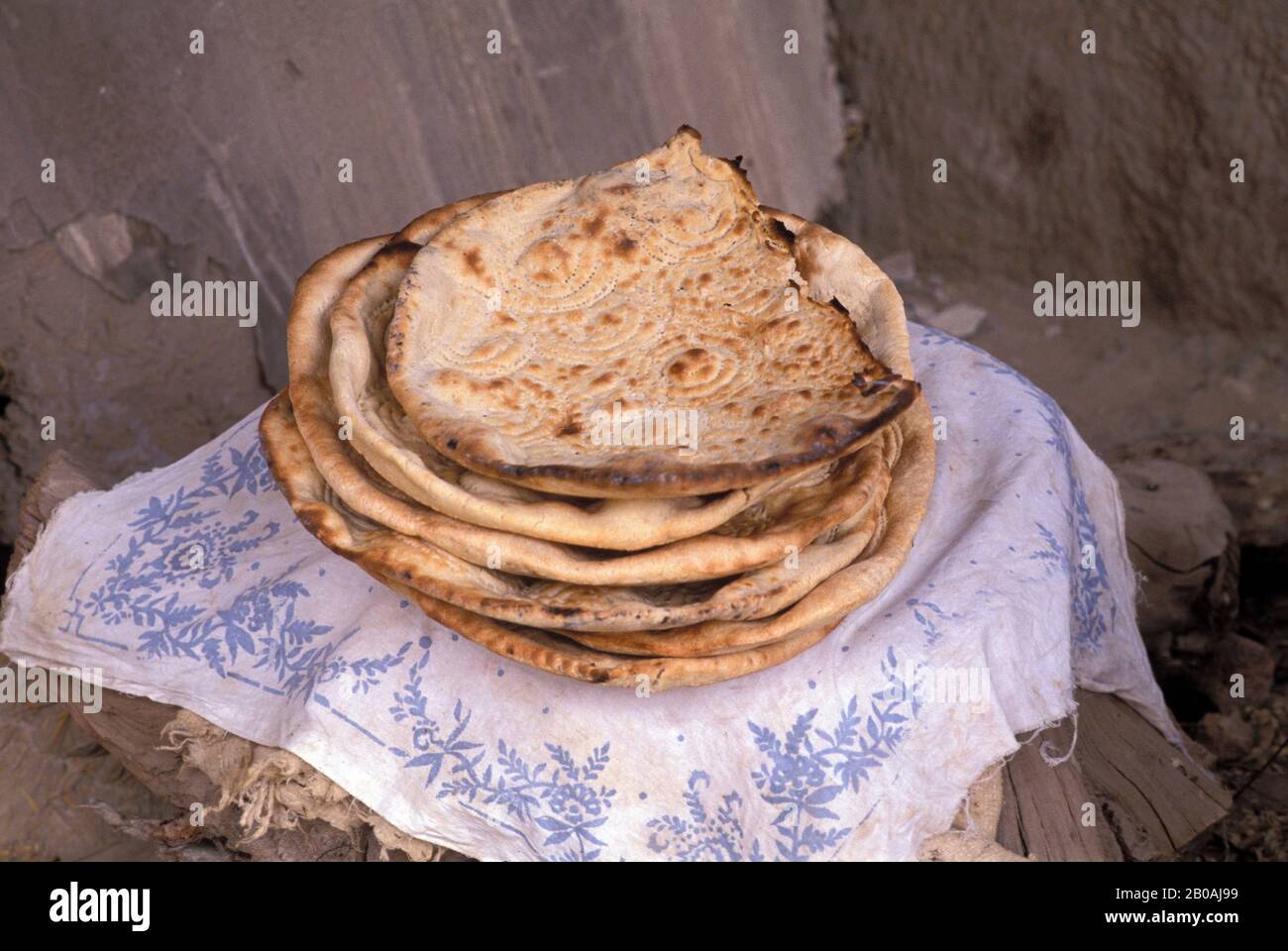 UZBEKISTAN, KHIVA, OLD TOWN, TRADITIONAL BREAD Stock Photo - Alamy