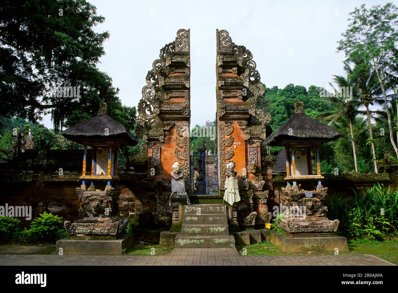 INDONESIA, BALI, HOLY SPRING TEMPLE, TIRTHA EMPUL, ENTRANCE Stock Photo ...