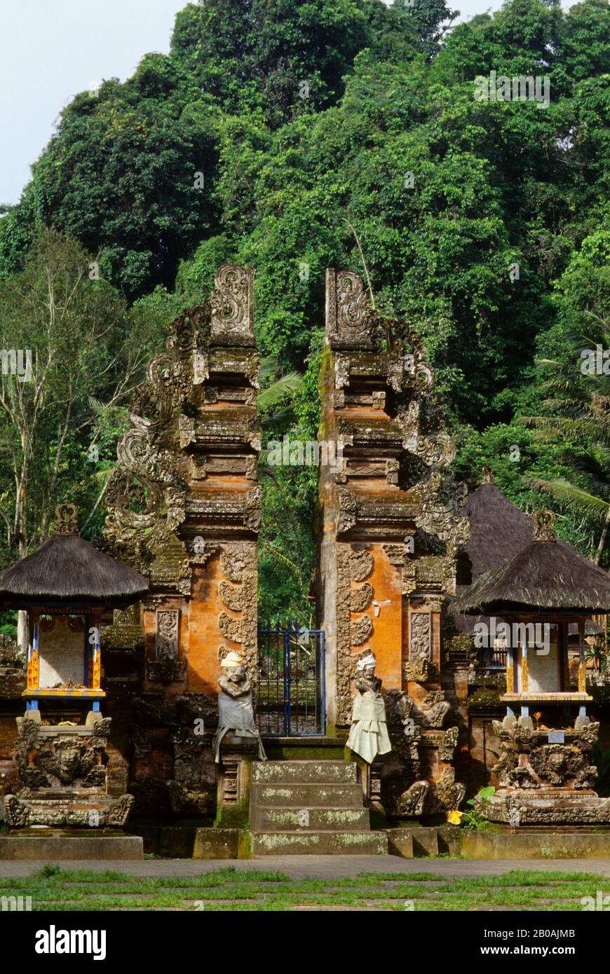 INDONESIA, BALI, HOLY SPRING TEMPLE, TIRTHA EMPUL, ENTRANCE Stock Photo ...