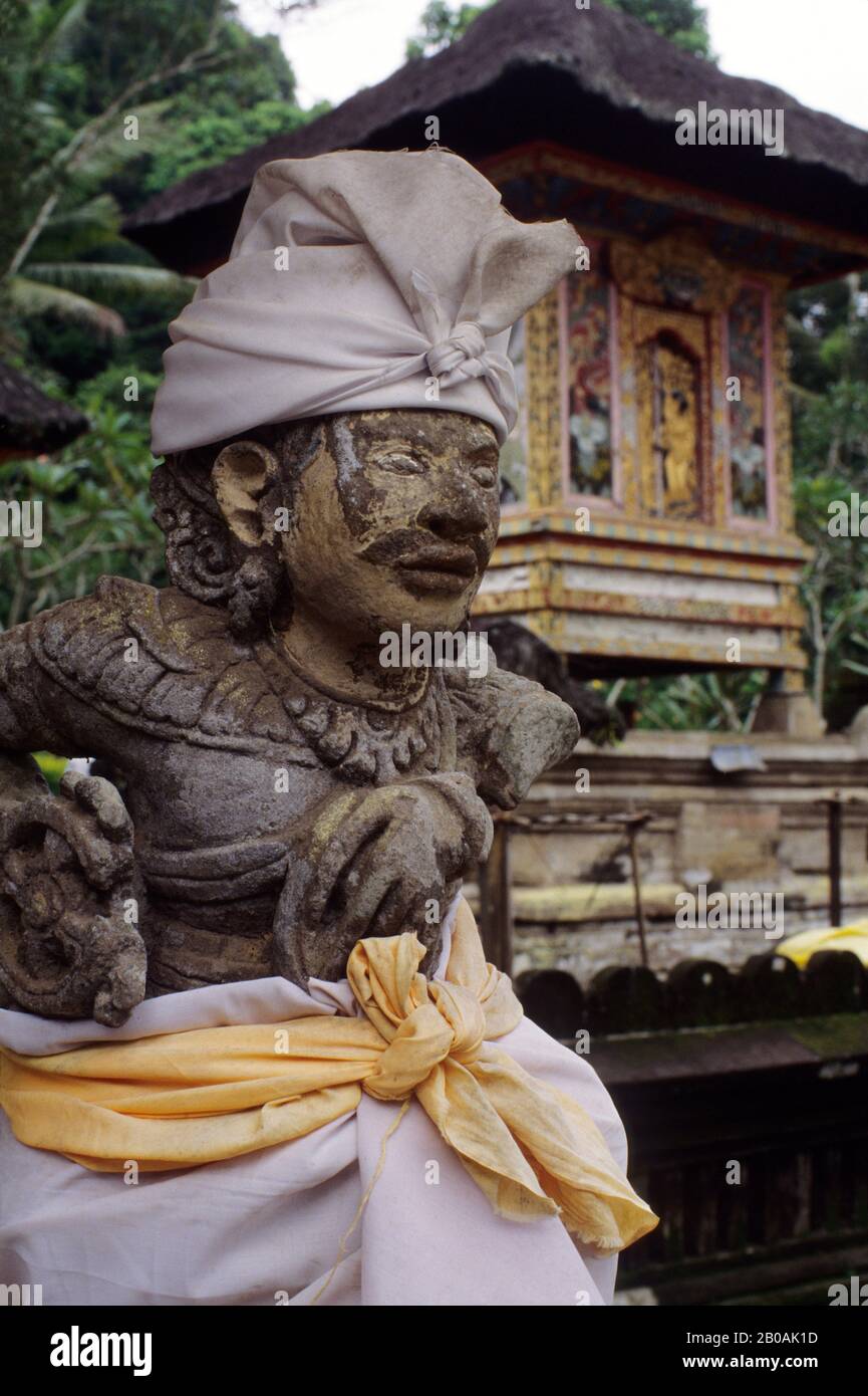 INDONESIA, BALI, HOLY SPRING TEMPLE, TIRTHA EMPUL, STONE STATUE Stock ...