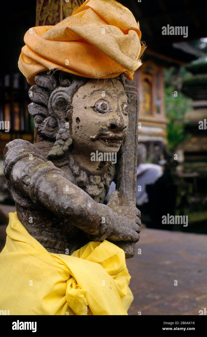INDONESIA, BALI, HOLY SPRING TEMPLE, TIRTHA EMPUL, STONE STATUE Stock Photo - Alamy