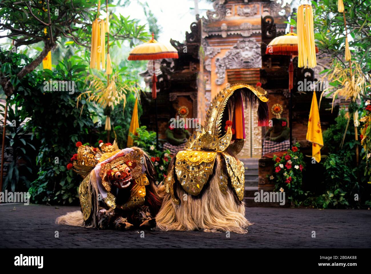 INDONESIA, BALI, BARONG DANCE, BARONG (MYTHOLOGICAL ANIMAL Stock Photo ...