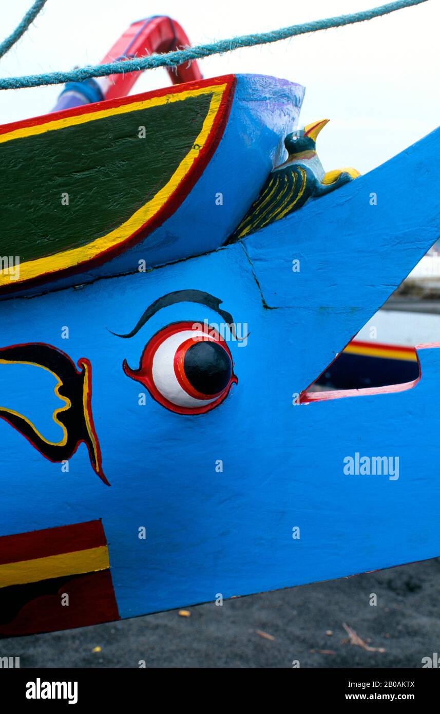 INDONESIA, BALI, LEBIH, BEACH WITH WOODEN FISHING BOATS, BOW SHAPED ...
