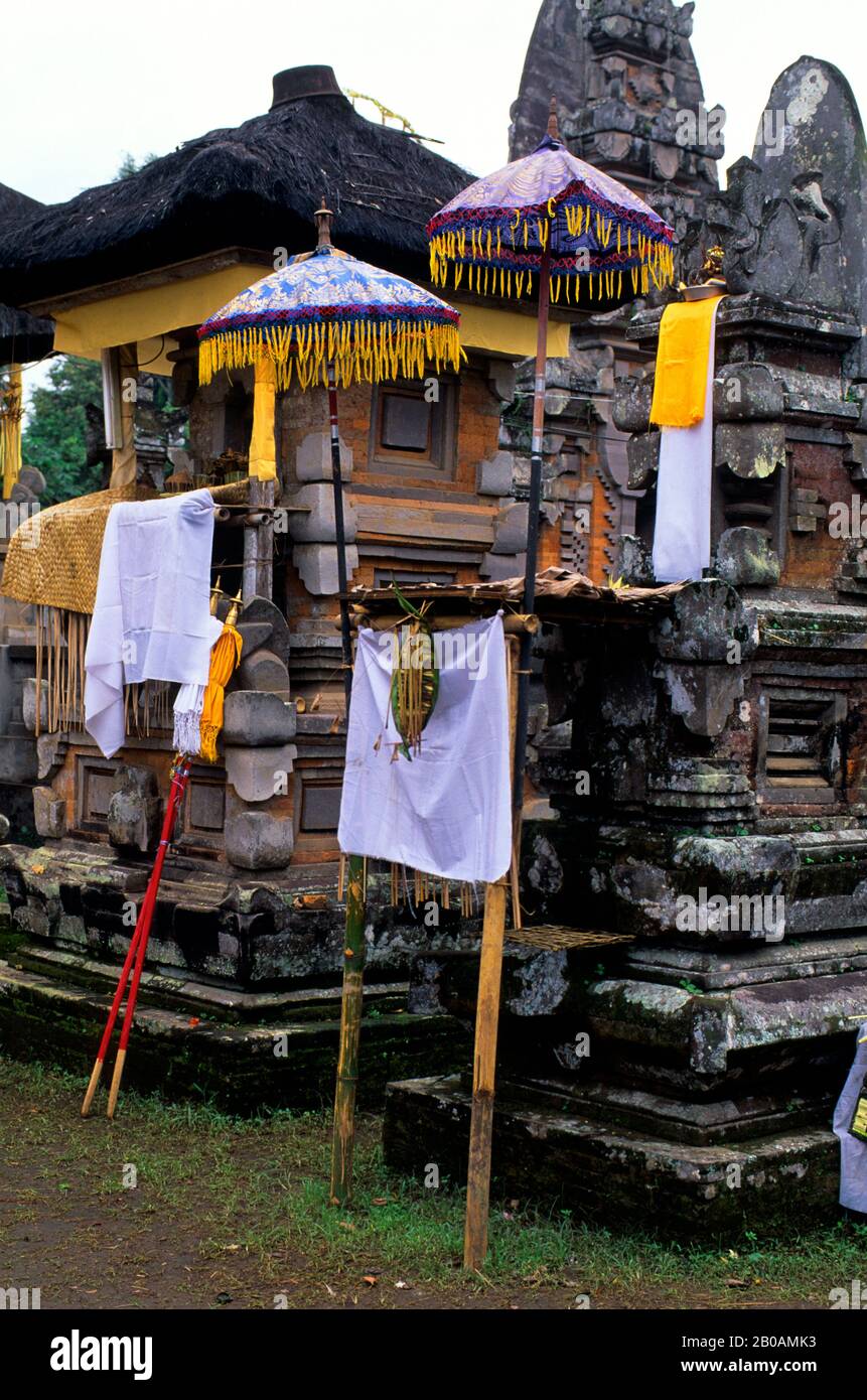 Bali temple decorations hi-res stock photography and images - Alamy