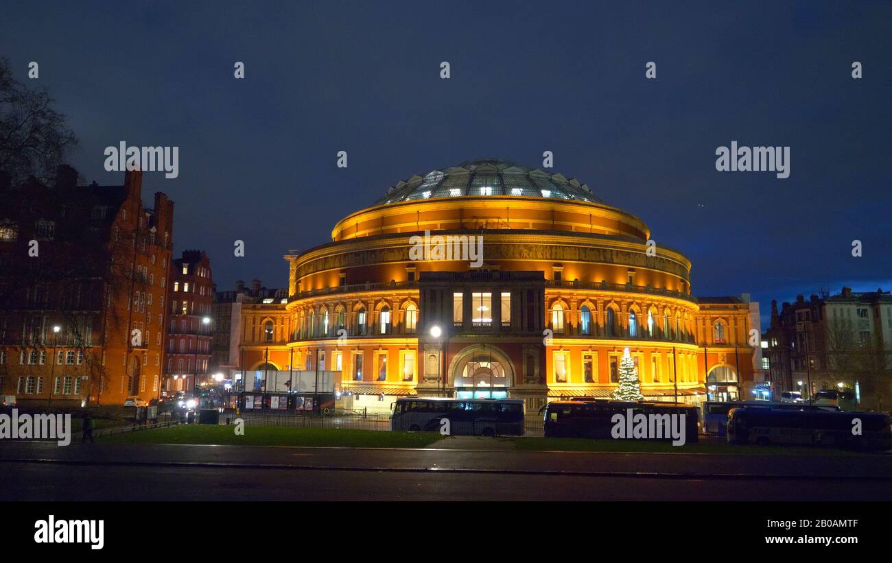 Royal albert hall building 2019 hi-res stock photography and images - Alamy