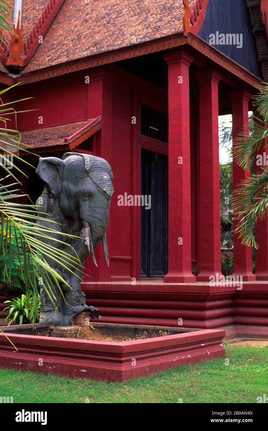 CAMBODIA, PHNOM PENH, NATIONAL MUSEUM, ELEPHANT STATUE Stock Photo - Alamy