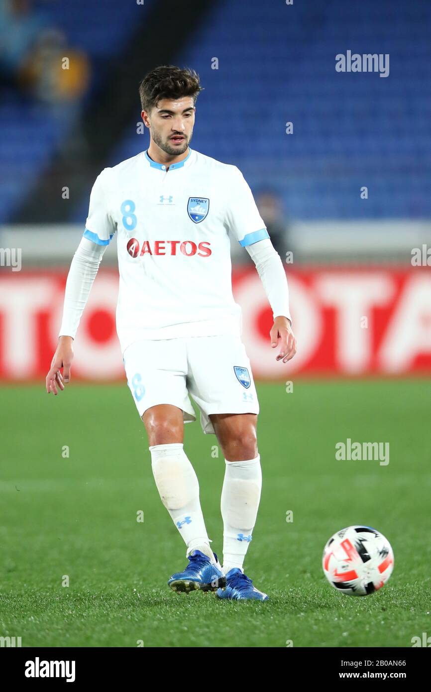 Kanagawa, Japan. 19th Feb, 2020. Paulo Retre (Sydney) Football/Soccer ...