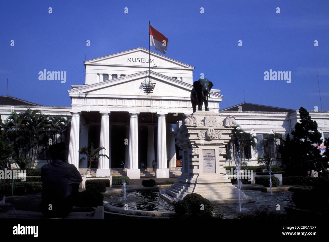 INDONESIA, JAKARTA, MERDEKA SQUARE, NATIONAL MUSEUM, FRONT VIEW ...
