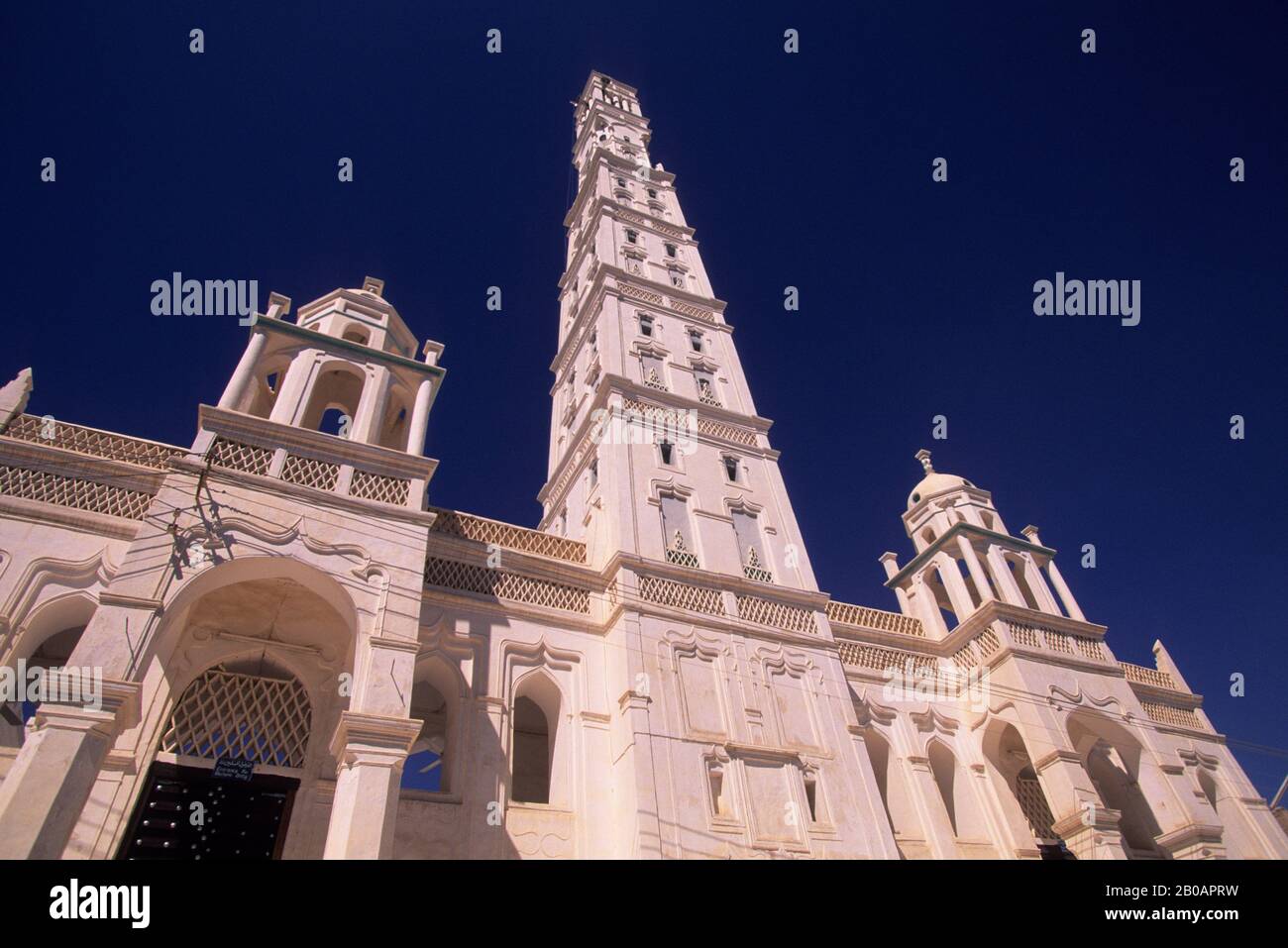 YEMEN, WADI HADRAMAWT, TARIM, MOSQUE Stock Photo - Alamy
