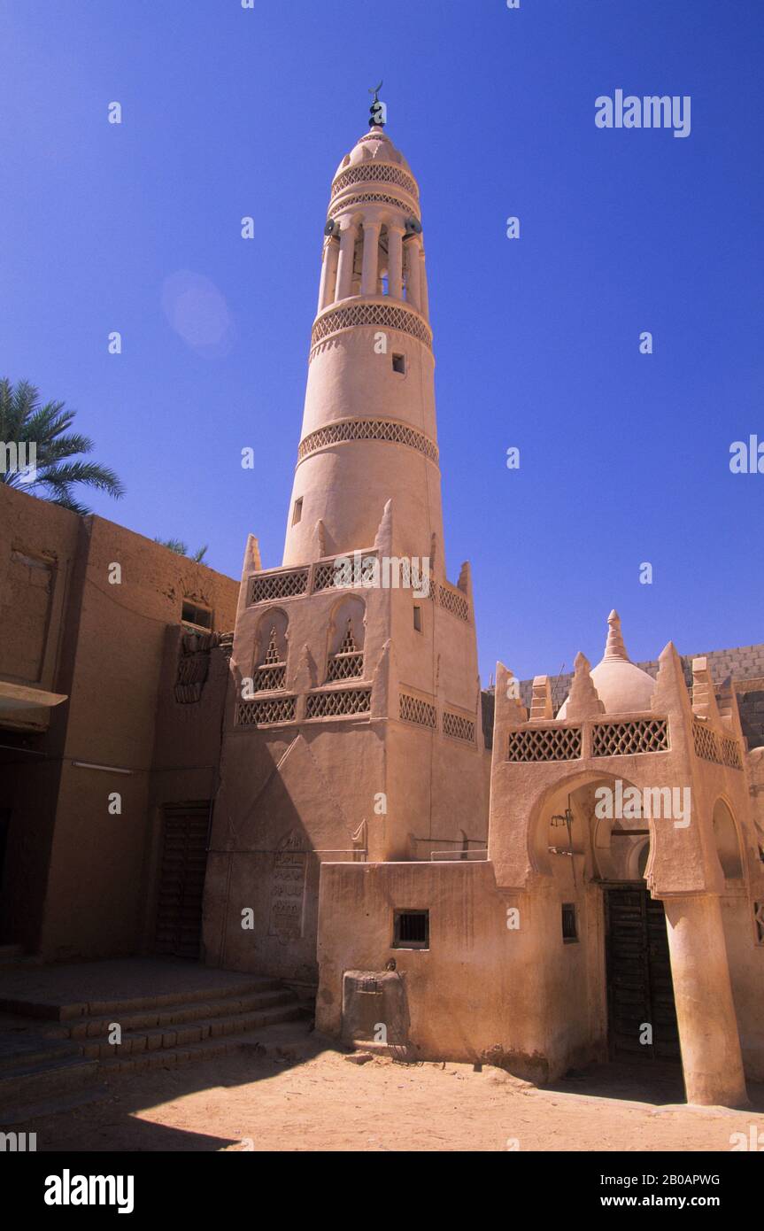 YEMEN, WADI HADRAMAWT, TARIM, LOCAL MOSQUE Stock Photo - Alamy